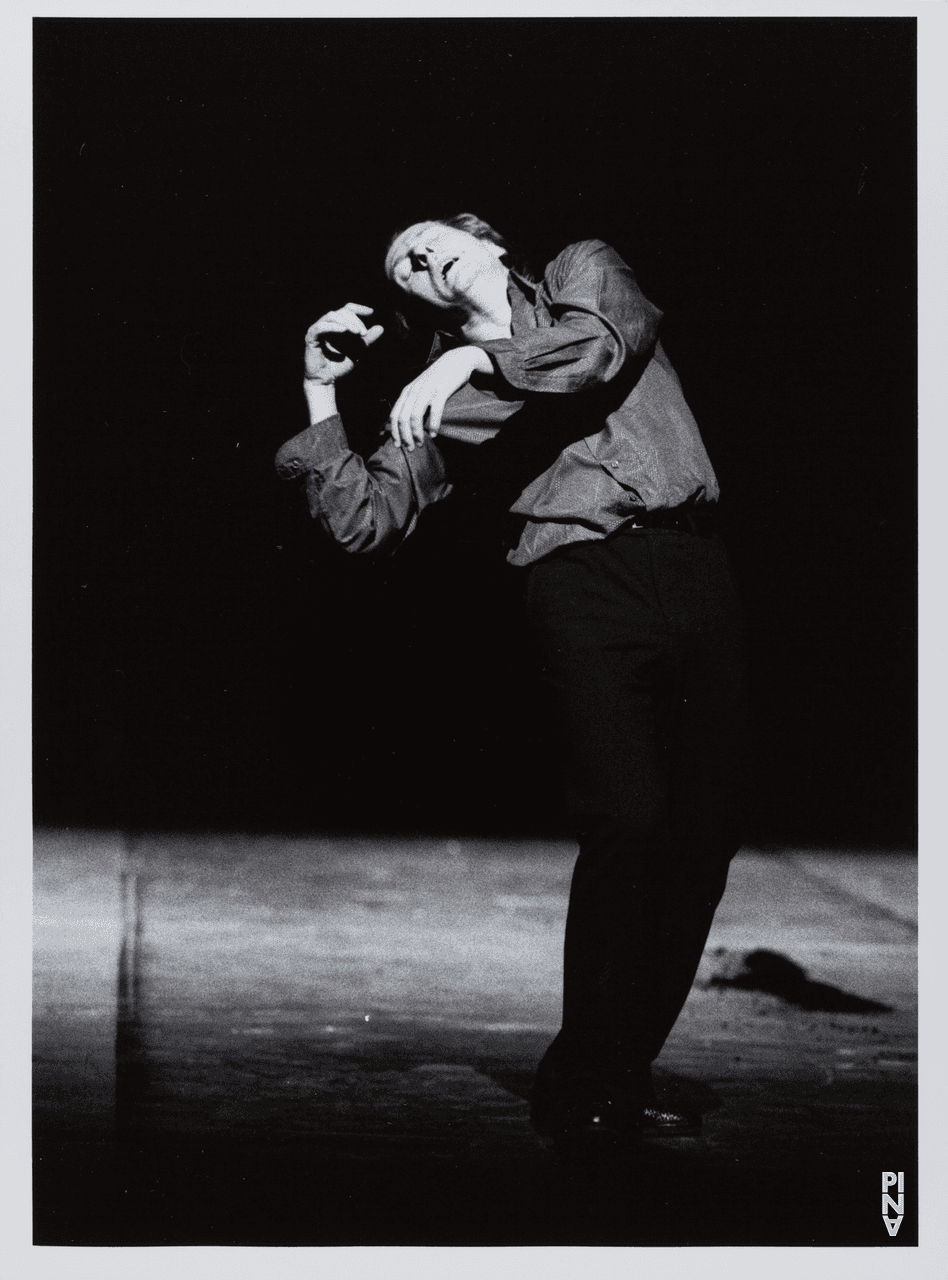 Dominique Mercy in “Ten Chi” by Pina Bausch | Pina Bausch Foundation