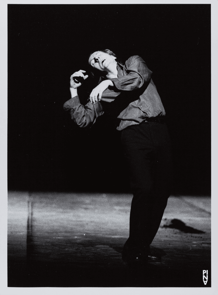 Dominique Mercy in “Ten Chi” by Pina Bausch | Pina Bausch Foundation