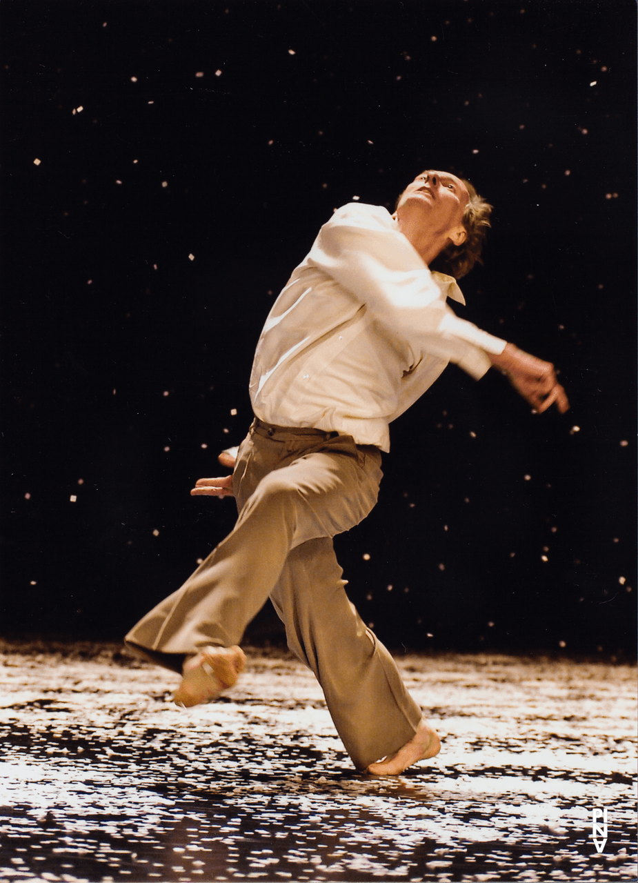 Dominique Mercy in “Ten Chi” by Pina Bausch | Pina Bausch Foundation