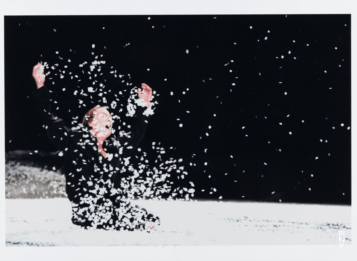 Dominique Mercy in “Ten Chi” by Pina Bausch | Pina Bausch Foundation